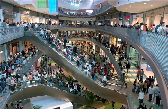 Rent space Large pop up space in shopping mall, Porto in Porto