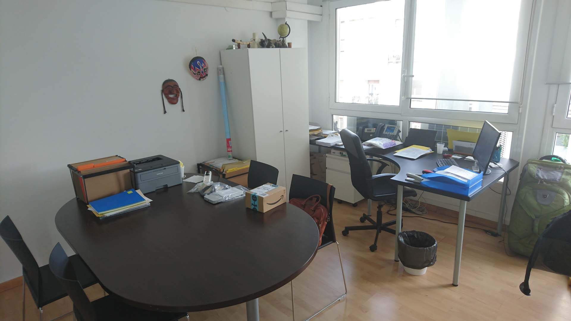 Rent space Despacho especialmente iluminado in Barcelona